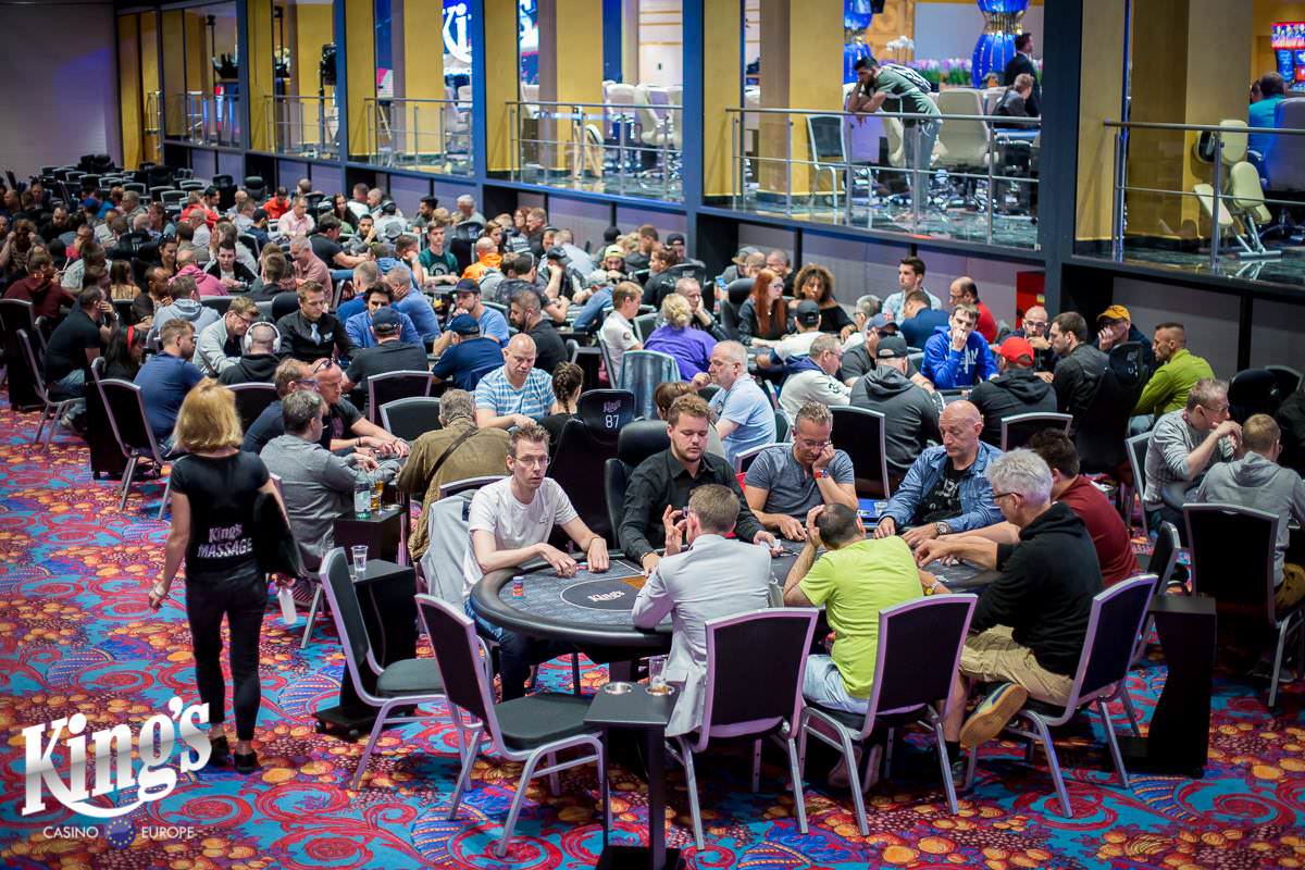 Erst 621 Entries im Monsterstack Madness Main Event - Jan Fikota hält den Chiplead im Finale ...