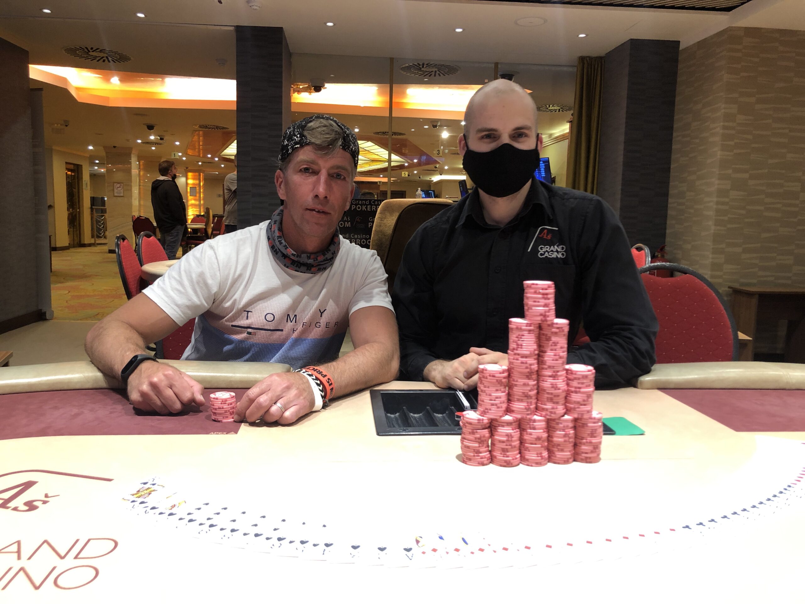 "Maddin" gewinnt das Friday 7K nach Deal zu sechst - Hochgepokert