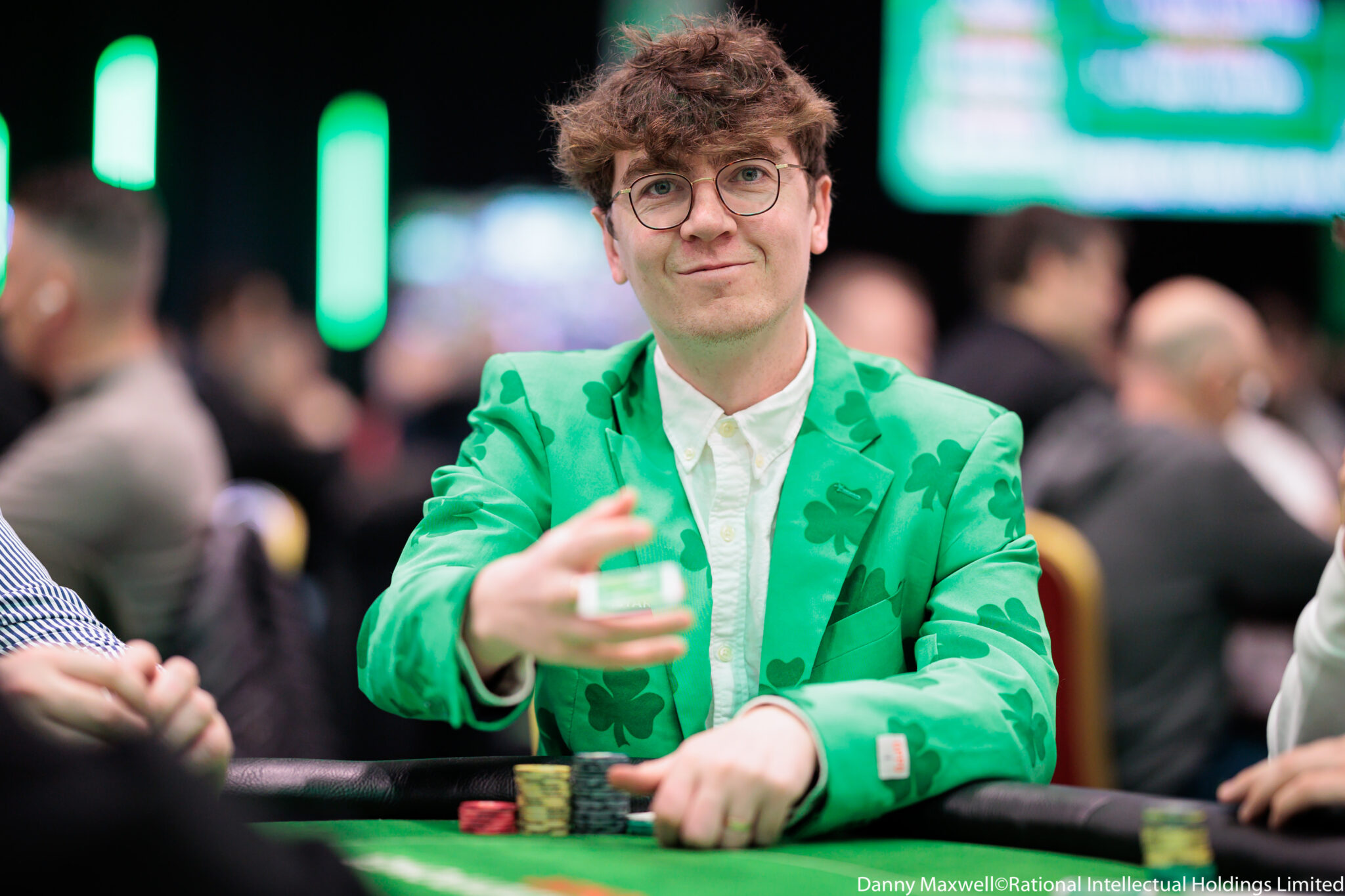 Fintan 'EasyWithAces' Hand jetzt im Team WPT Global!