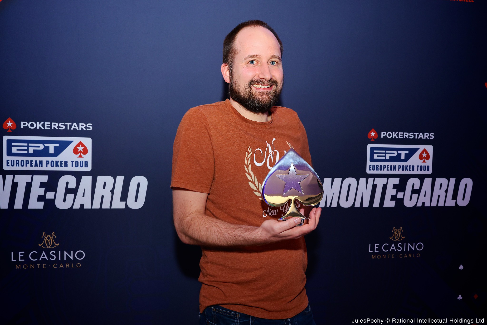 In 50 Cashes um die Welt, Koen Roos stellt neuen Pokerrekord auf