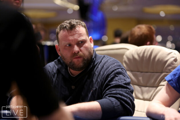 Hans Thumann springt als Chipleader in Colser Tag 2 - Overlay?